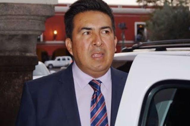 Reaparece Adolfo Escobar en el PRI; exalcalde oportunista busca sacar ...